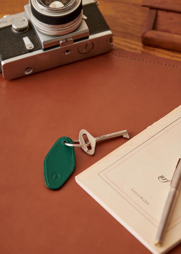 Motel Keychain - Green - Leather - Sézane