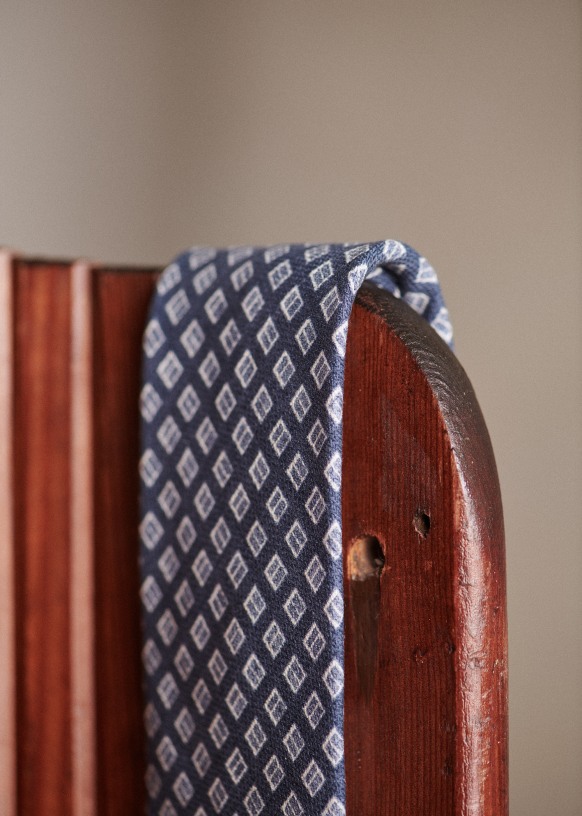 Fletcher Tie - Navy with Burgundy Stripes - Wool - Sézane